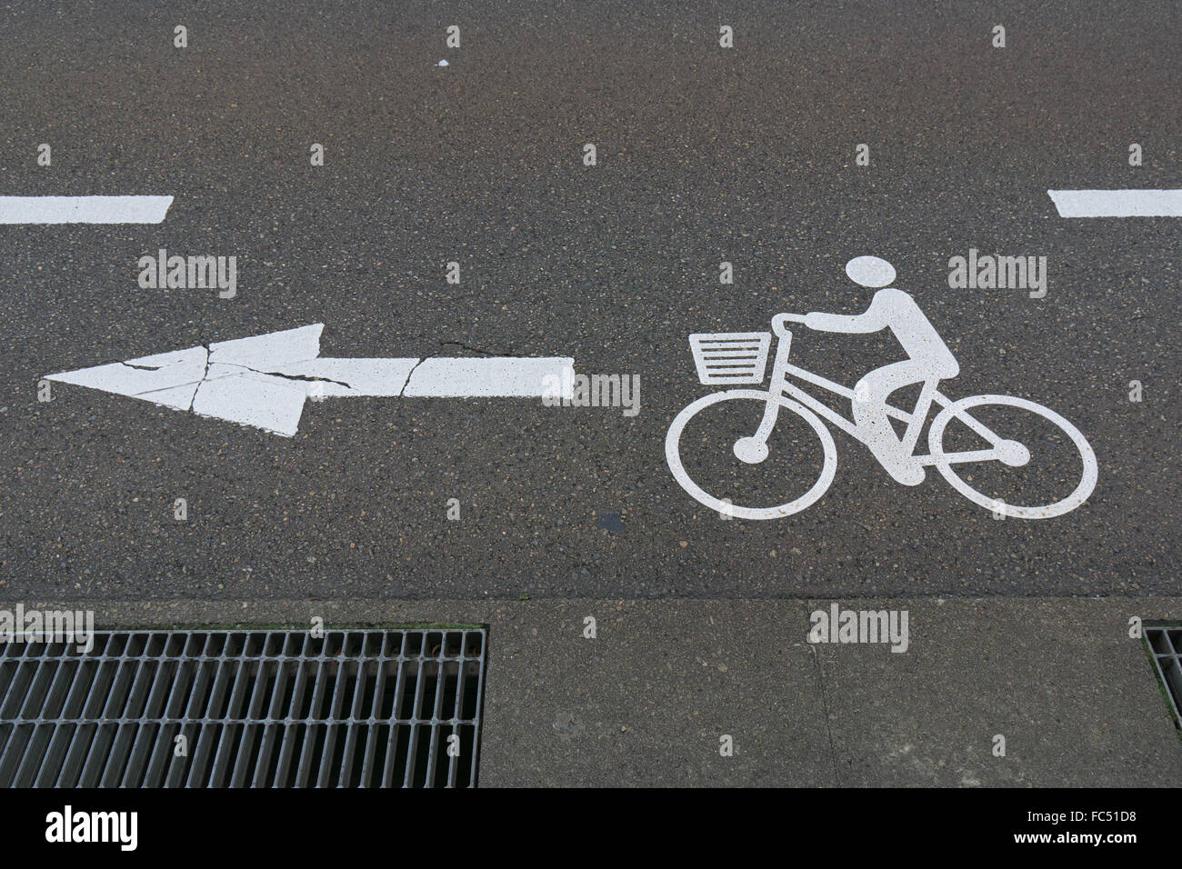 Japan bike lane hi-res stock photography and images - Alamy