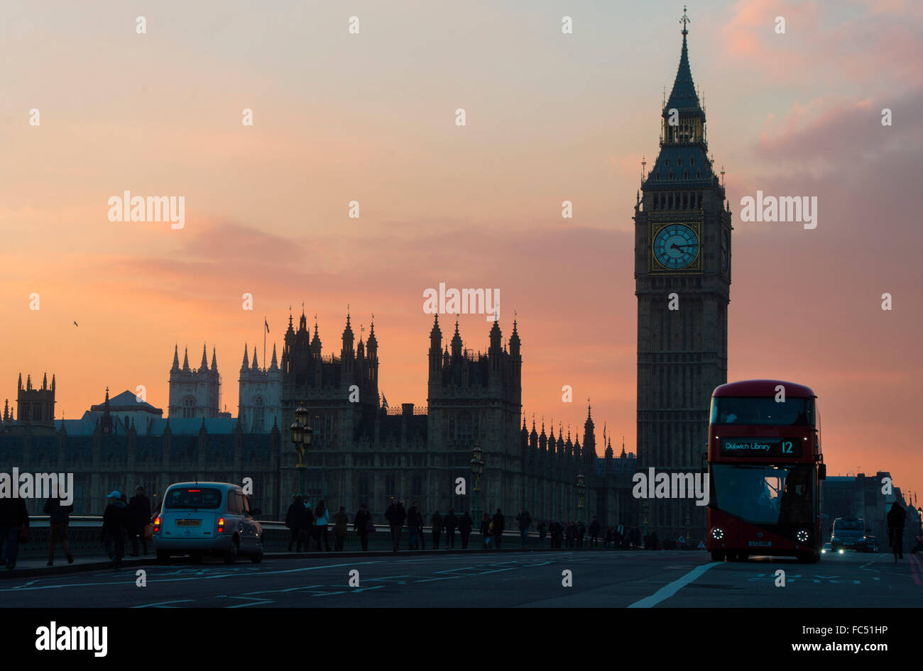 London evening sunset bus hi-res stock photography and images - Alamy