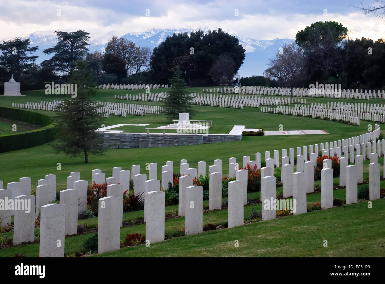 Sangro River War Cemetery (Italian: Cimitero britannico di Torino di ...