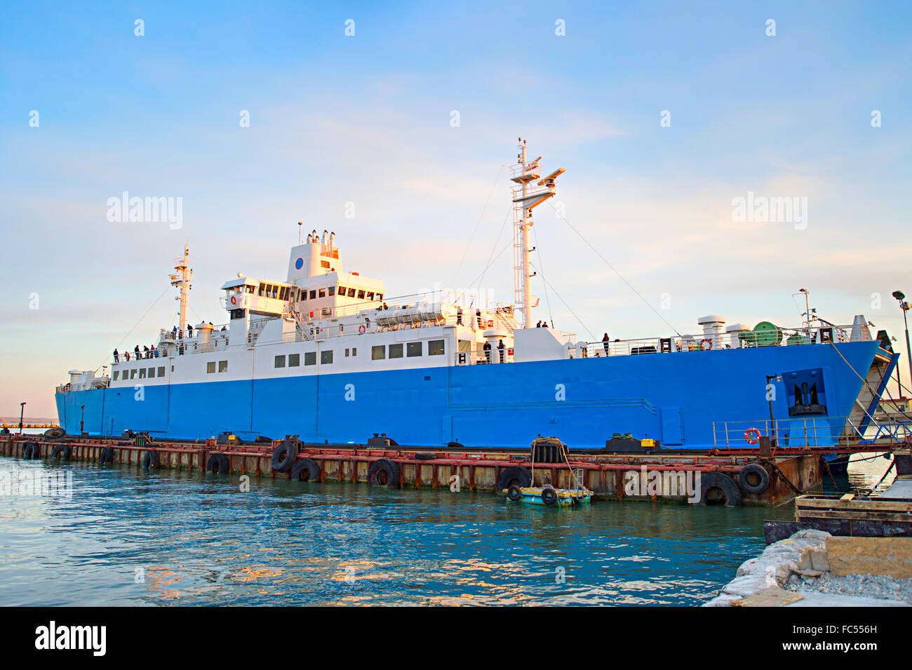 Side loading car ferry hi-res stock photography and images - Alamy