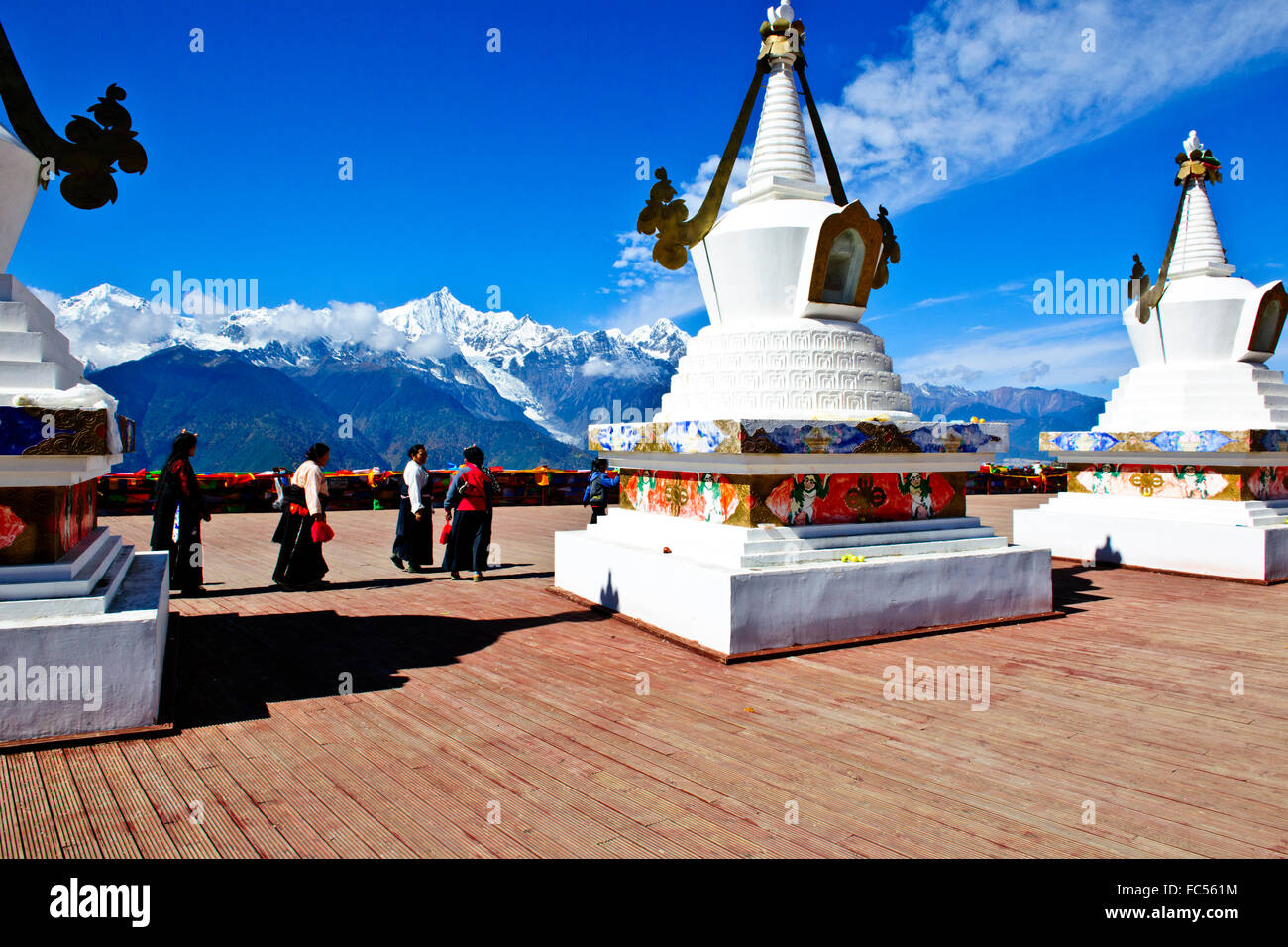 Feilal Temple Mingyong Glacier,Meili Snow Mountain Range,Holy Kawagebo ...