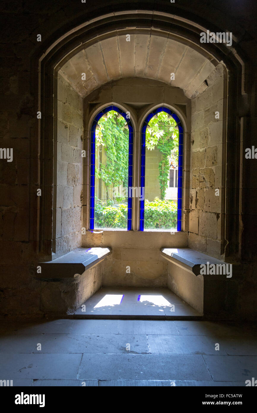 Arrow slit window hi-res stock photography and images - Alamy