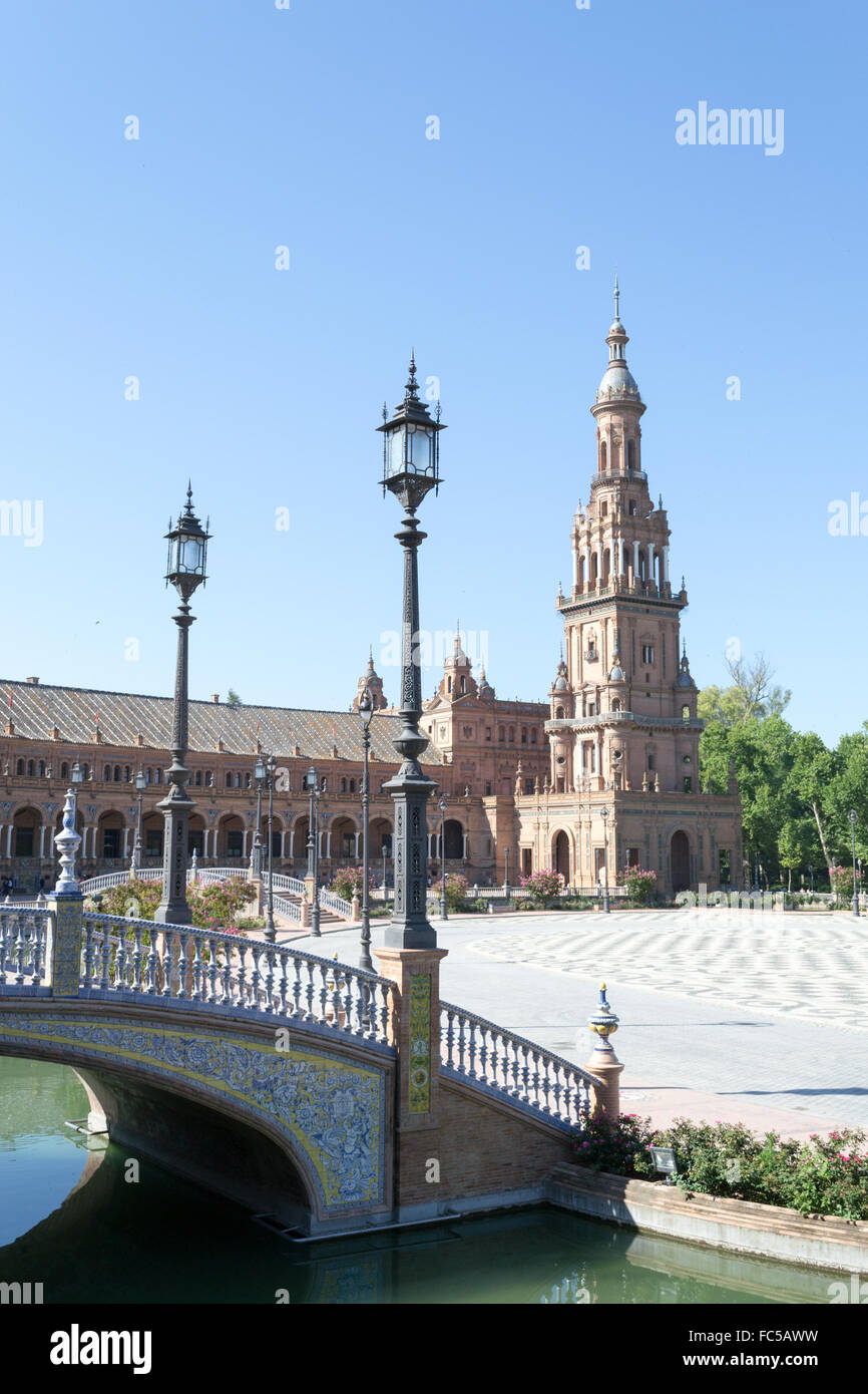 Lamp post and tower at Spain Square Stock Photo - Alamy