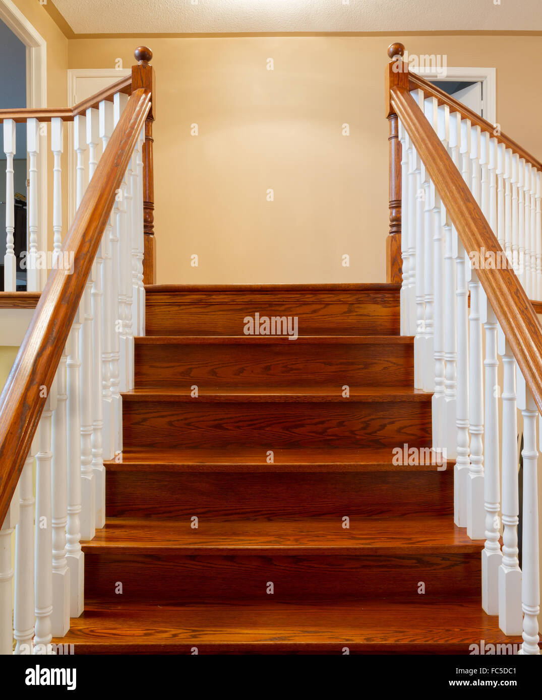 Sparse interior hi-res stock photography and images - Alamy