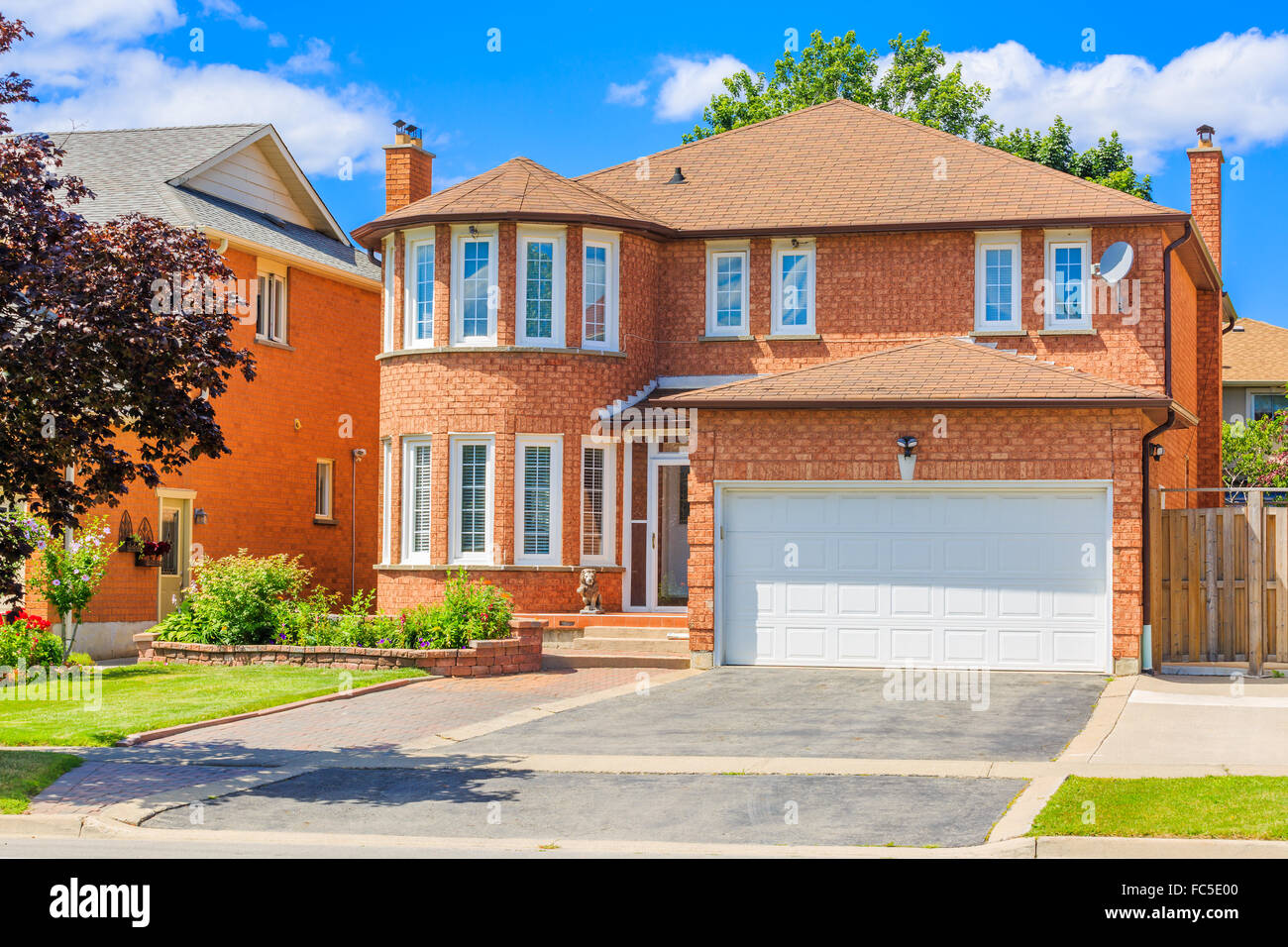Toronto house hi-res stock photography and images - Alamy