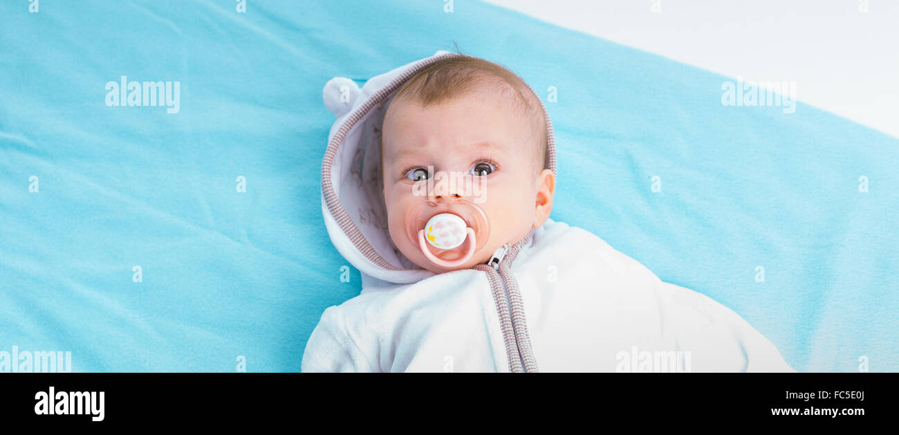 Newborn baby blue blanket hi-res stock photography and images - Alamy
