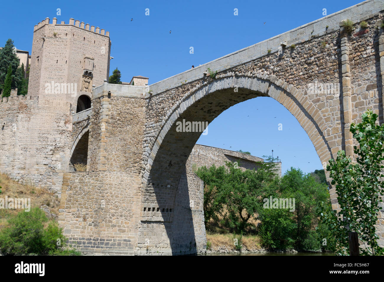 Roman arch bridge hi-res stock photography and images - Alamy