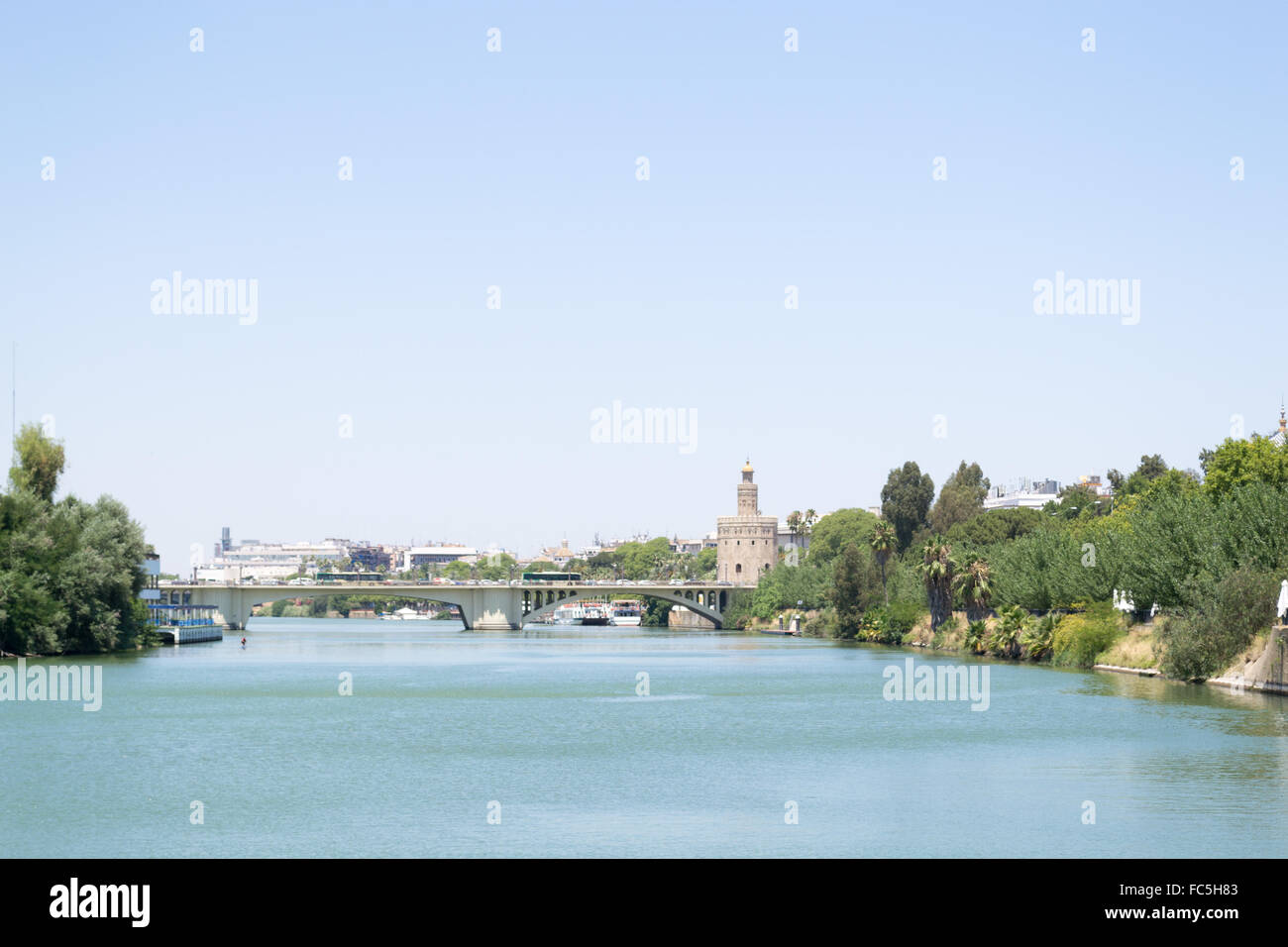 Gold tower bridge hi-res stock photography and images - Alamy