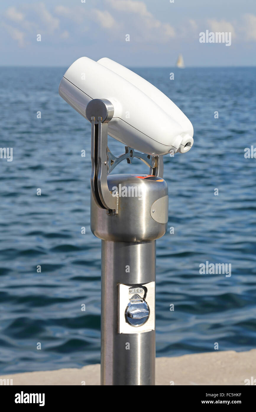 Coin operated tower viewer hi-res stock photography and images - Alamy