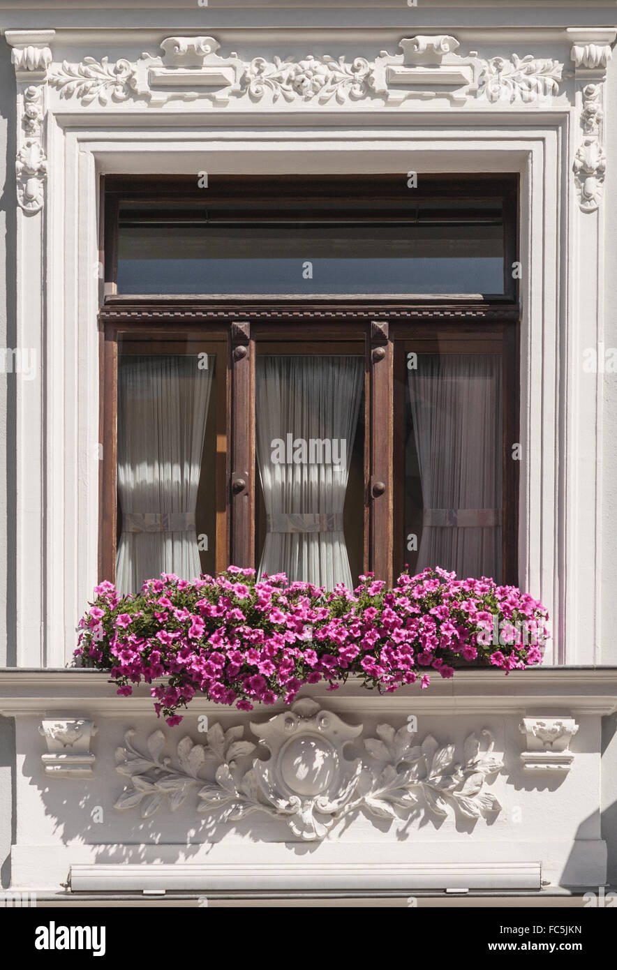 Restored building window hi-res stock photography and images - Alamy