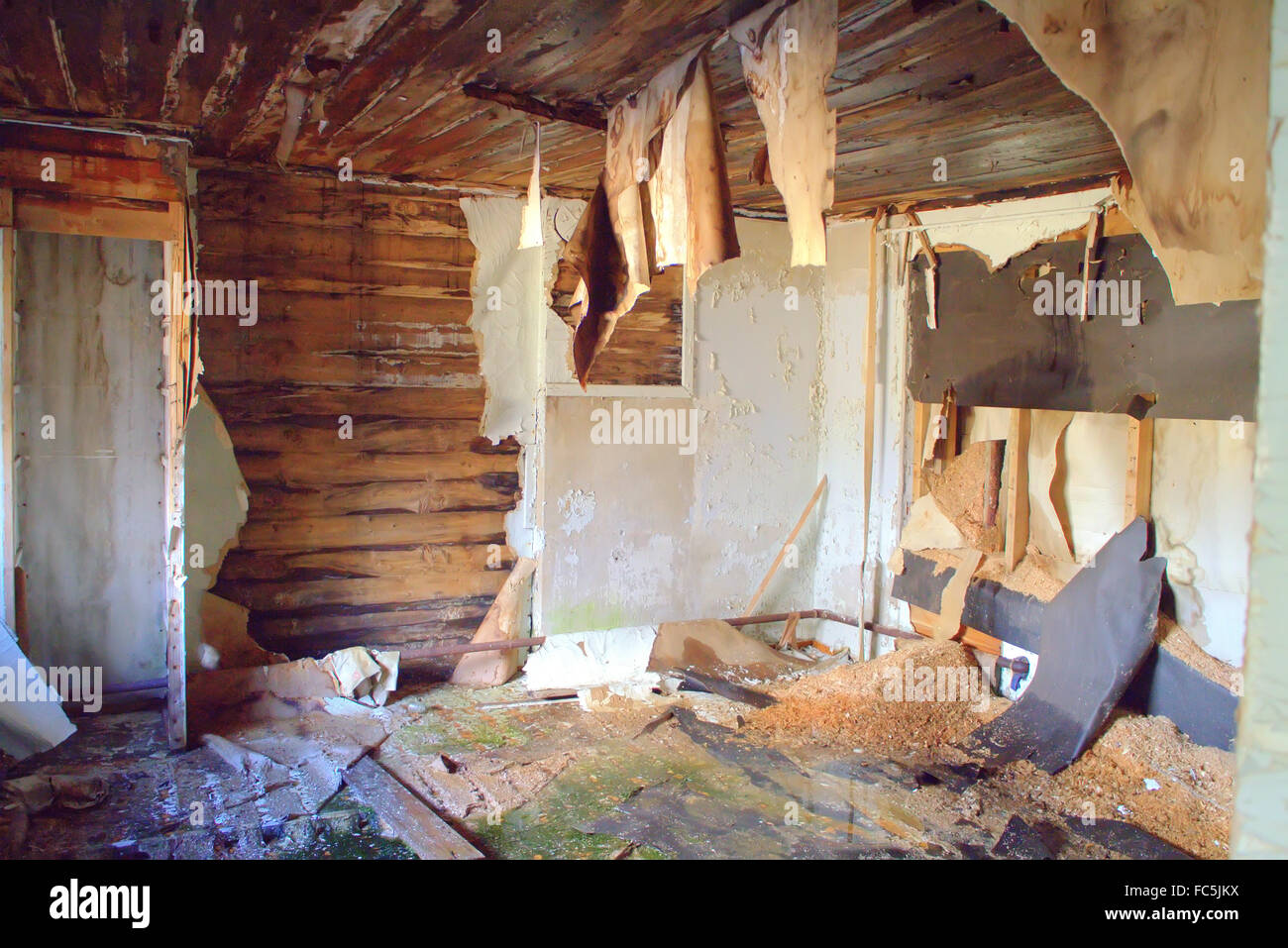 Destroyed room hi-res stock photography and images - Alamy
