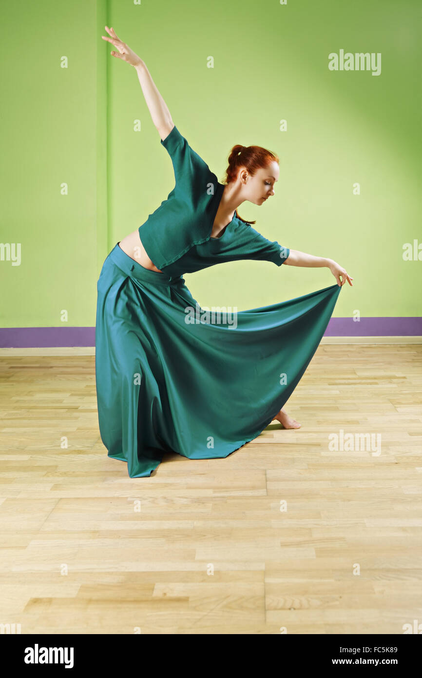 Aesthetic dance hi-res stock photography and images - Alamy