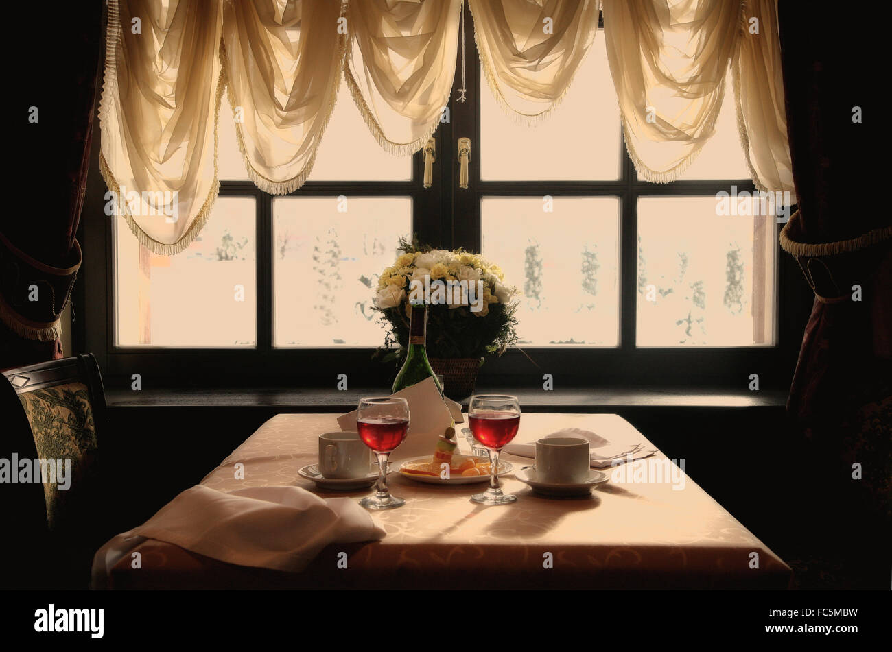 Classic cafe hi-res stock photography and images - Alamy
