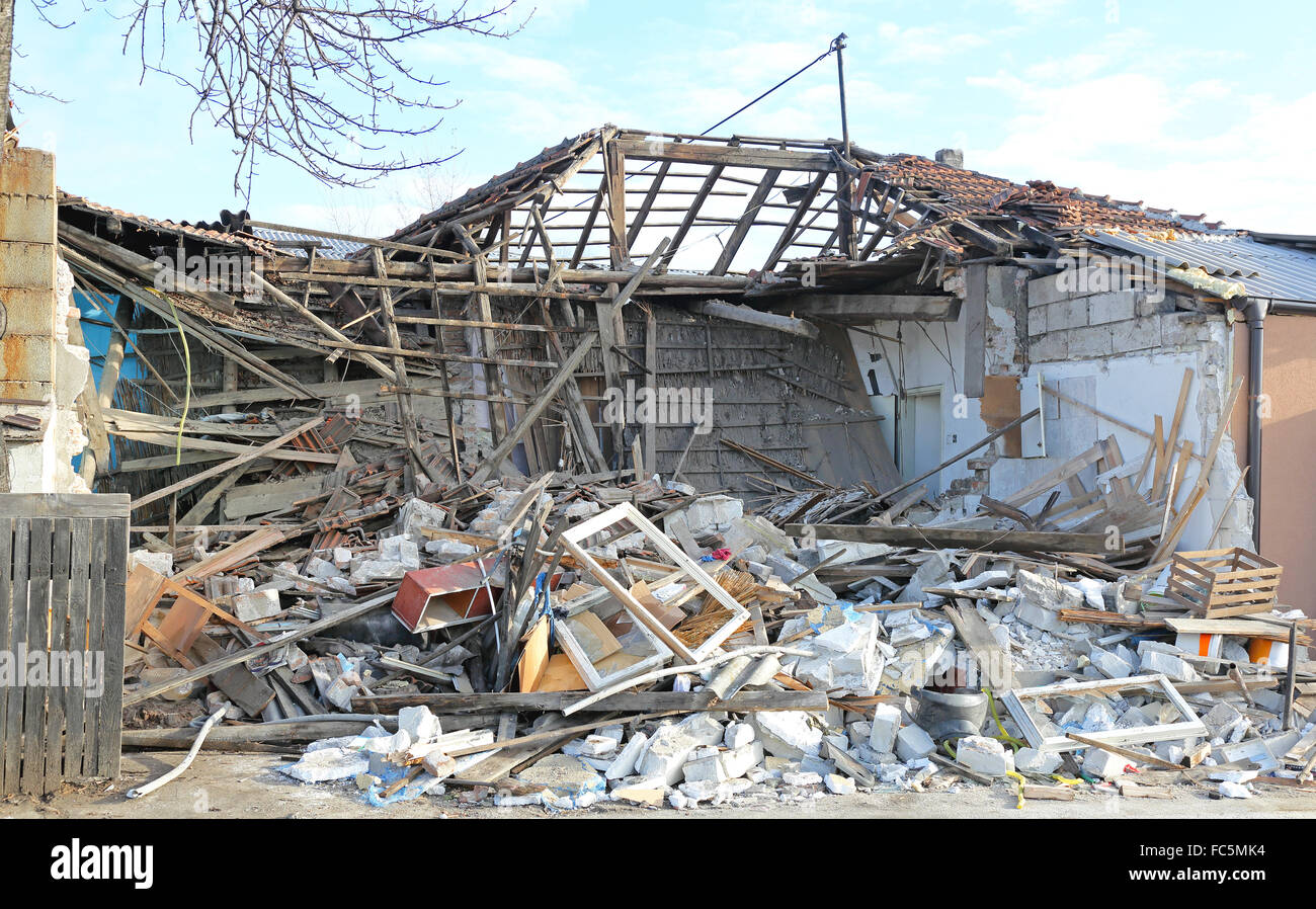 Crushed house hi-res stock photography and images - Alamy