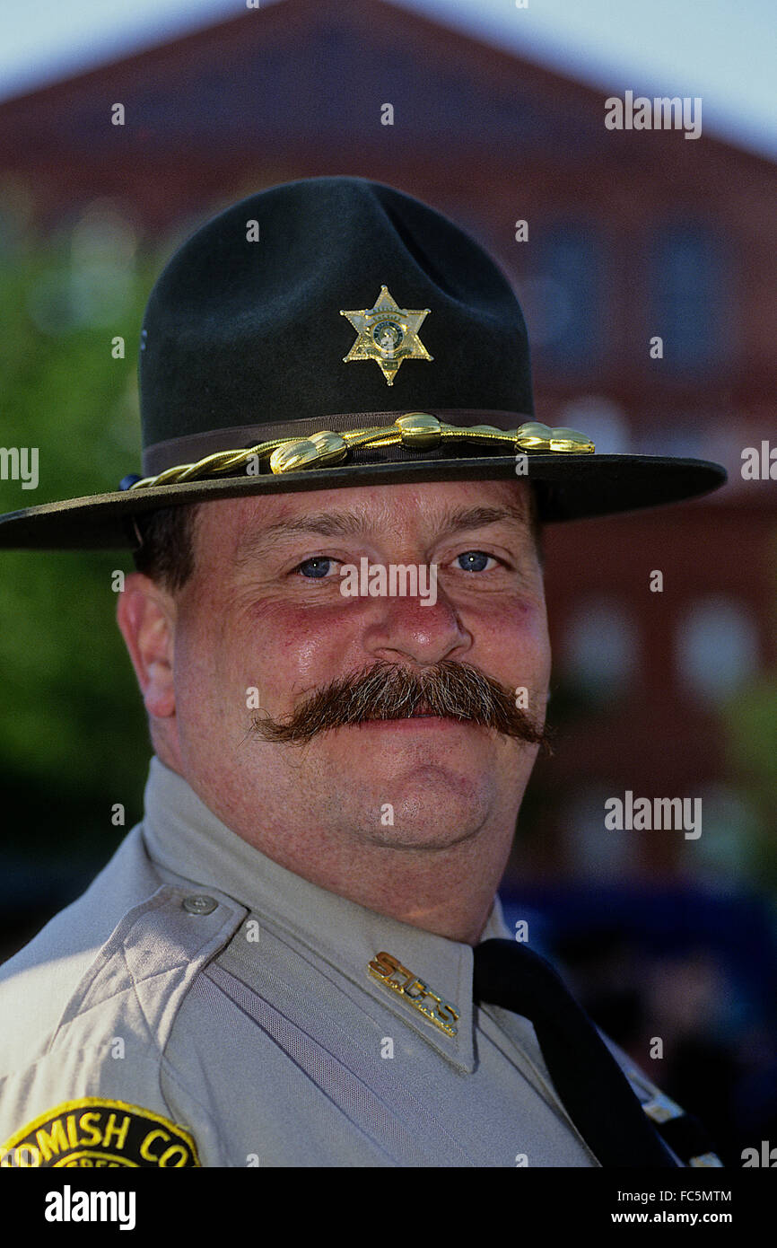 Washington, DC.USA, 15th May, 1996 Deputy Sheriff John Cummings of the ...