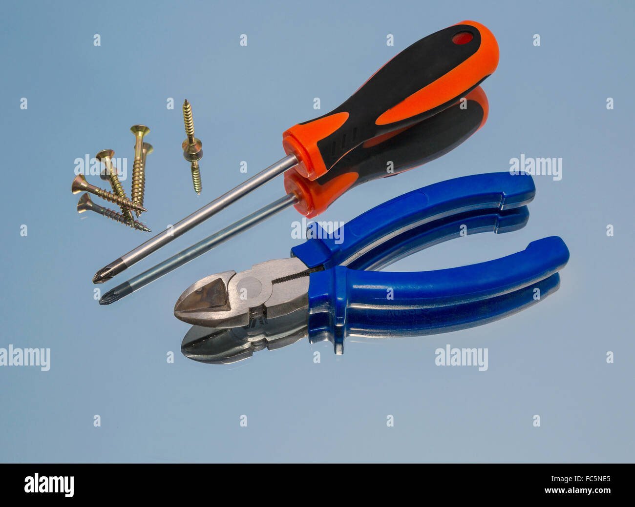 Set tools screws pliers hi-res stock photography and images - Alamy