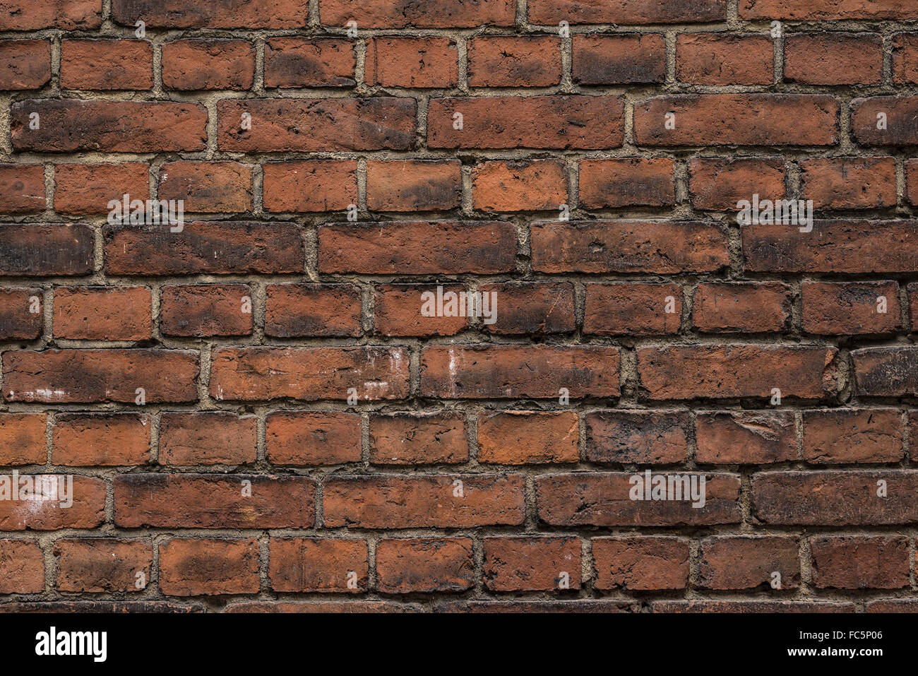 Broken red brick wall hi-res stock photography and images - Alamy