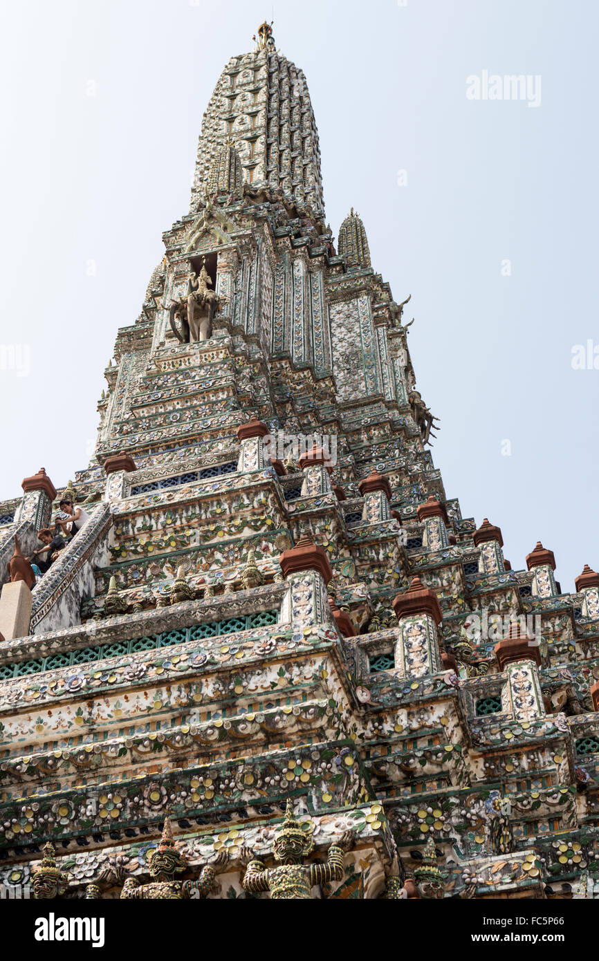 Thonburi temple hi-res stock photography and images - Alamy