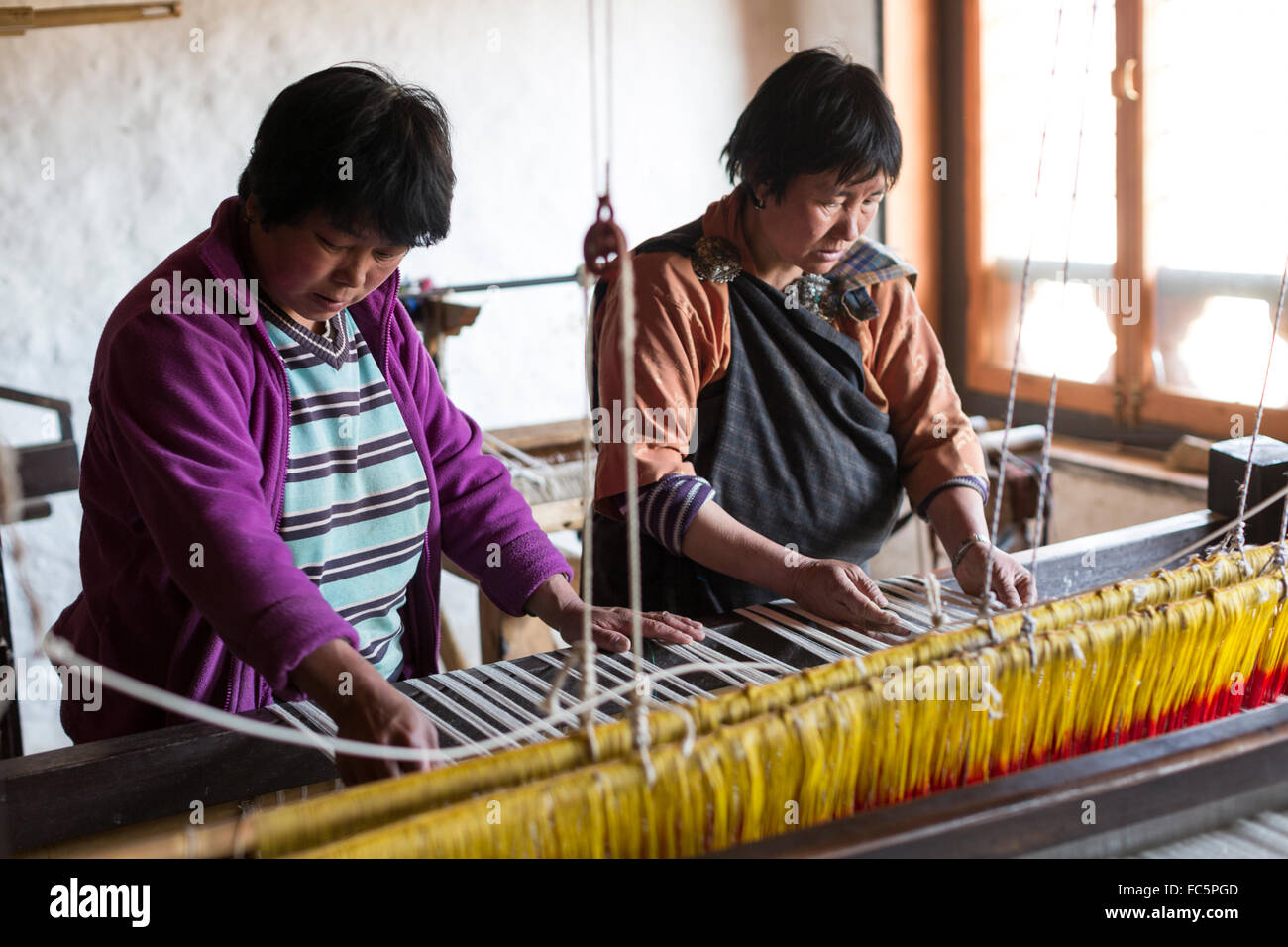 Hand Weaving at the Dorjibi Weaving Center, Jakar, Bumthang, Bhutan ...