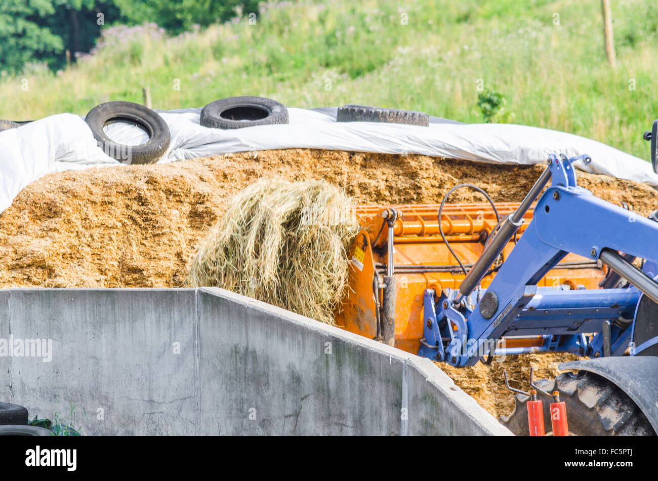 Silage trailers hi-res stock photography and images - Alamy