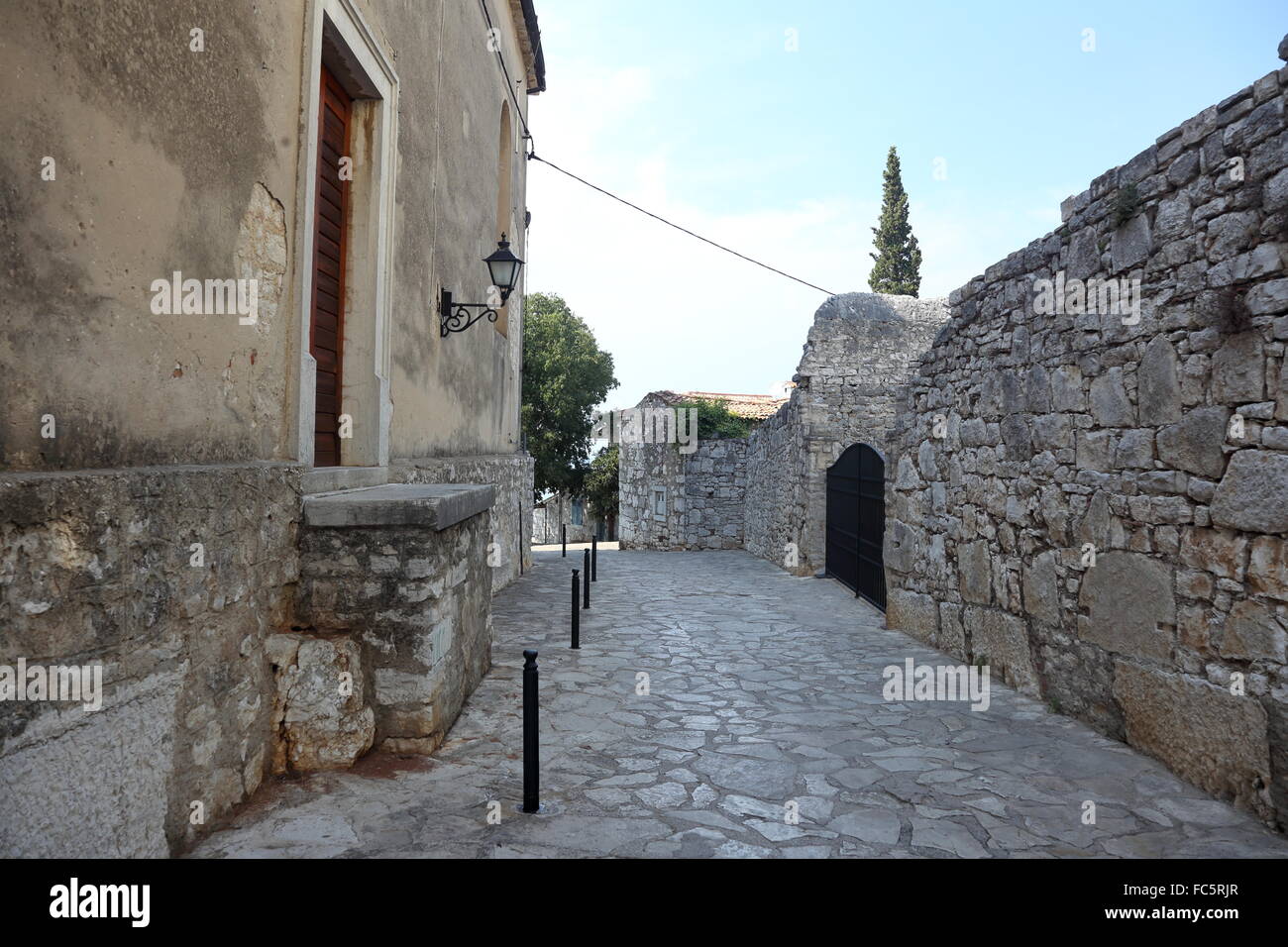 Lonely old road hi-res stock photography and images - Alamy