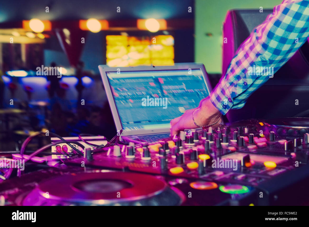 Dj lighting hi-res stock photography and images - Alamy