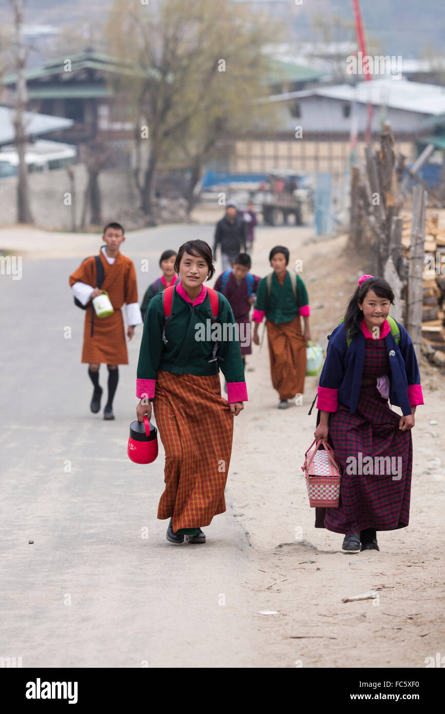 Bhutan traditional children hi-res stock photography and images - Alamy