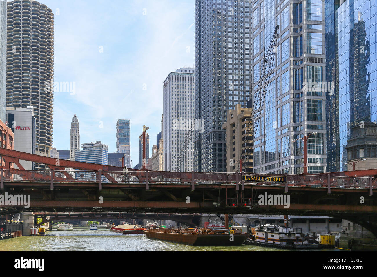 Buildings under bridge hi-res stock photography and images - Alamy