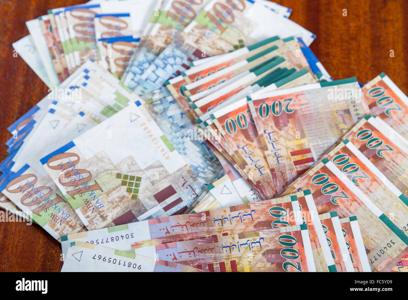 Two hundred shekel bank notes Stock Photo - Alamy