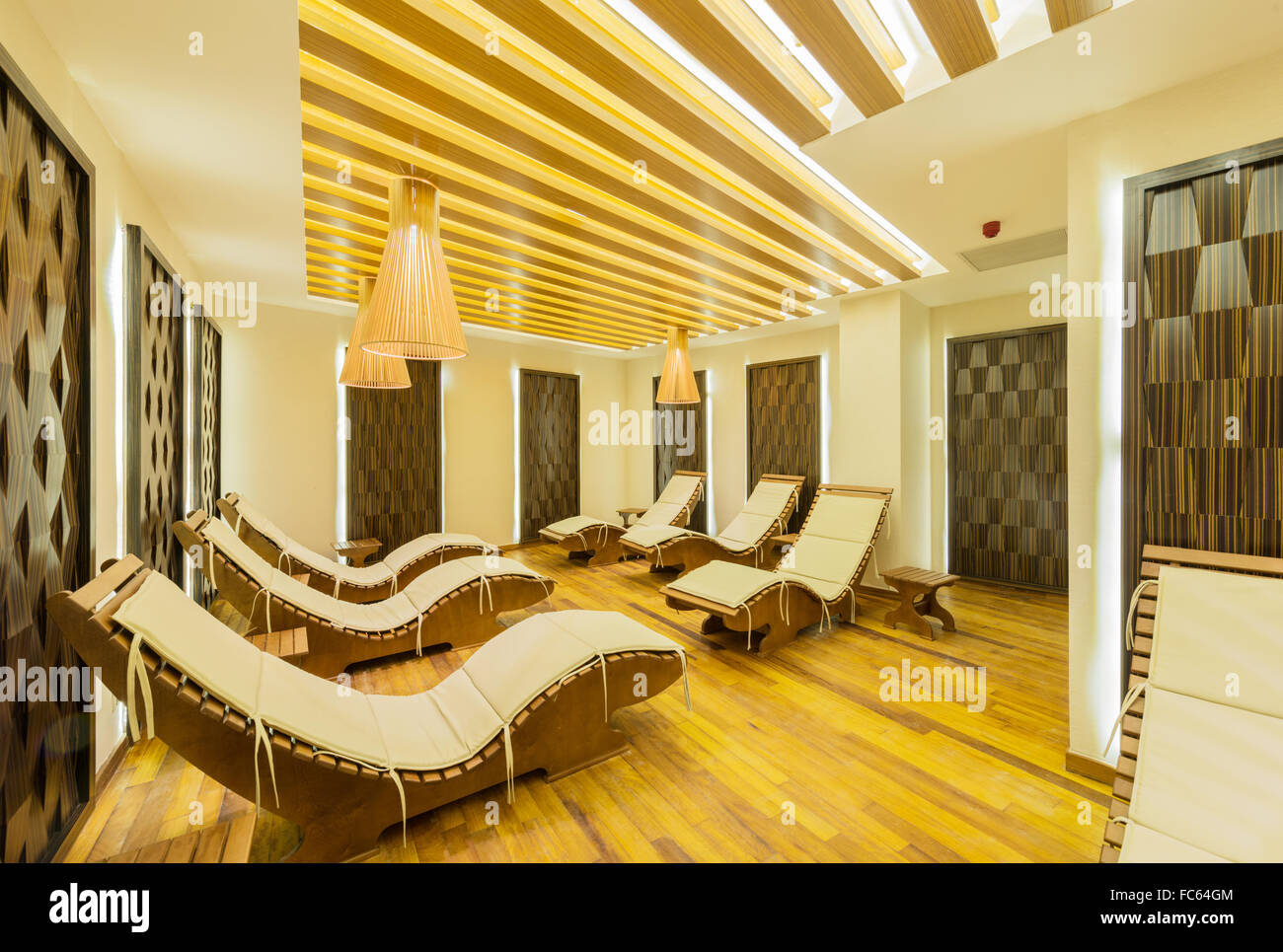 Spa room with many beds Stock Photo - Alamy