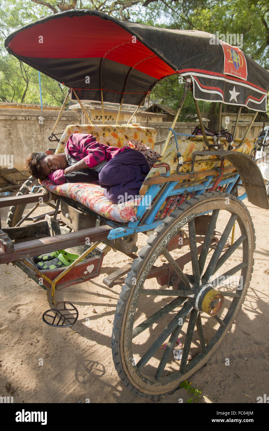 Bagan people hi-res stock photography and images - Alamy