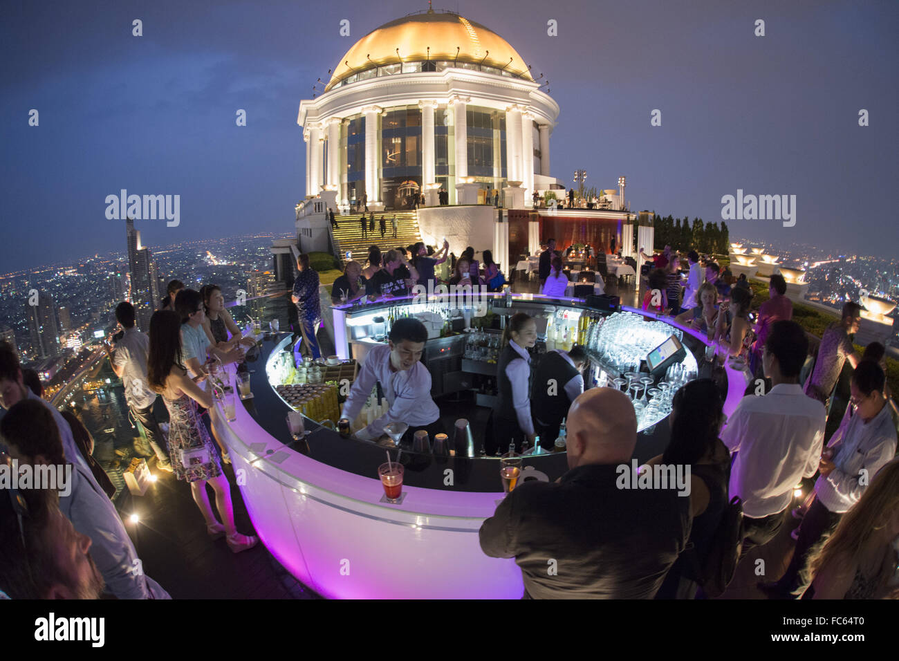 Sky bar bangkok hi-res stock photography and images - Alamy