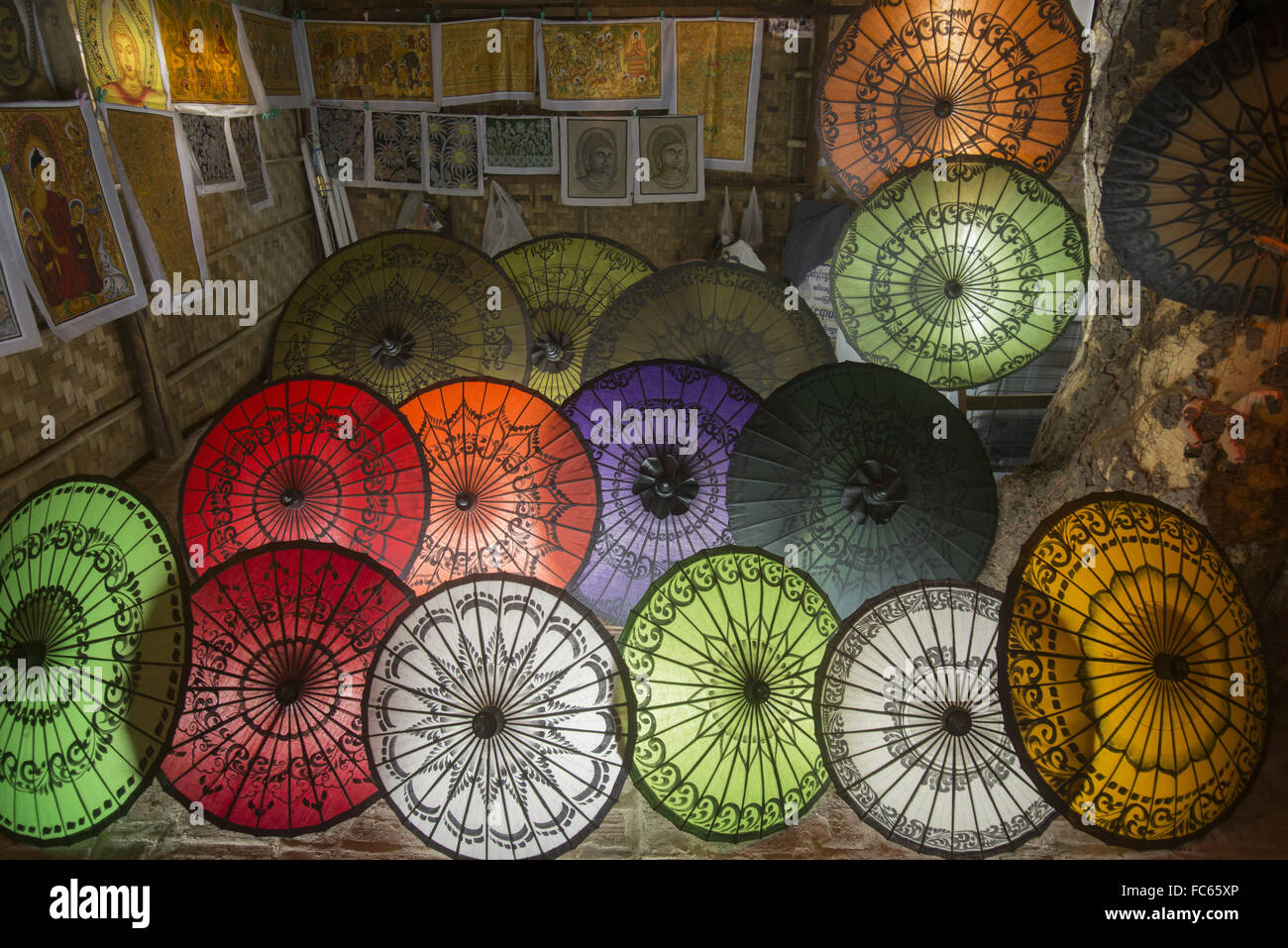Asia umbrella hi-res stock photography and images - Alamy