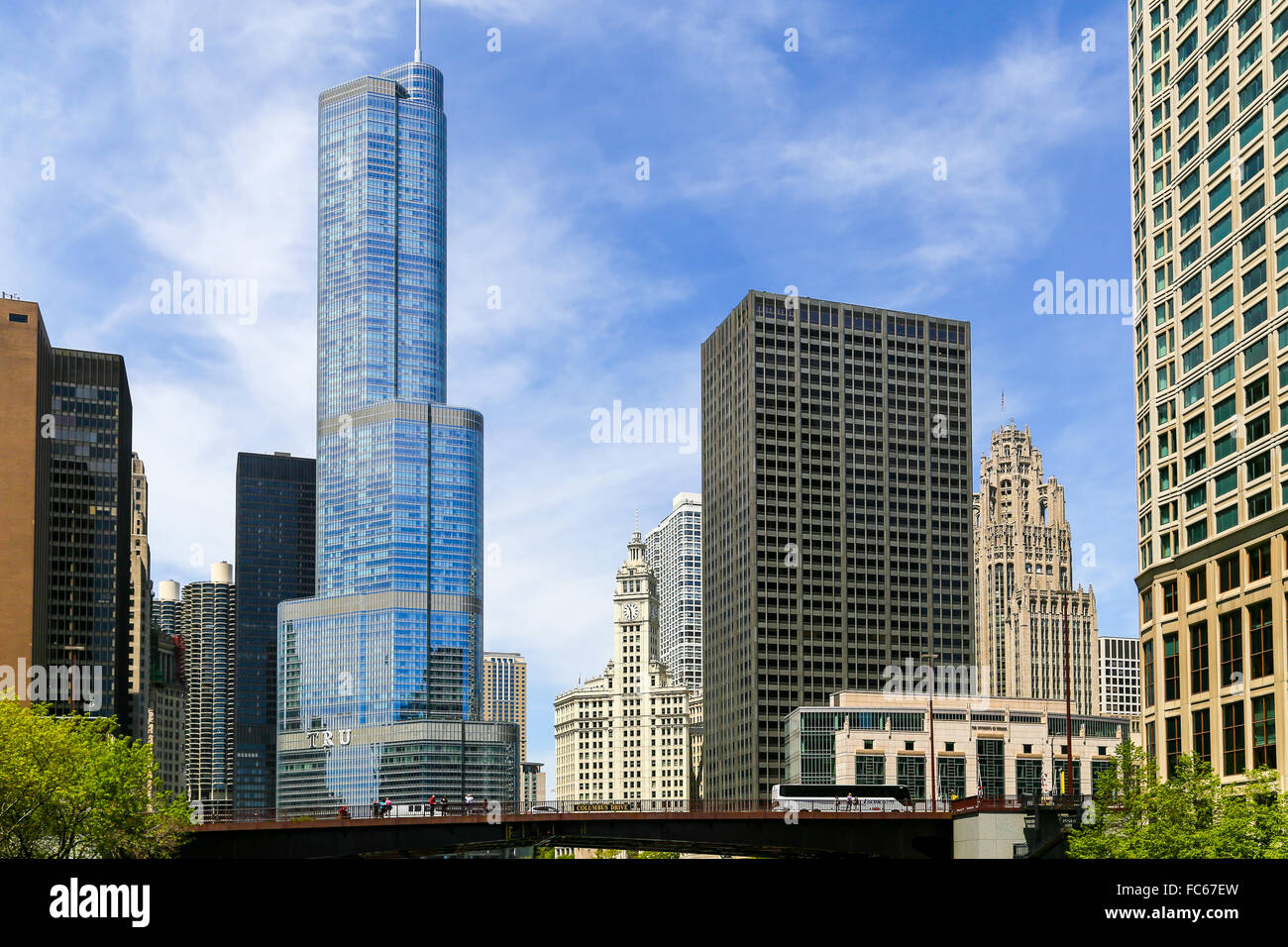 Downtown chicago sightseeing hi-res stock photography and images - Alamy
