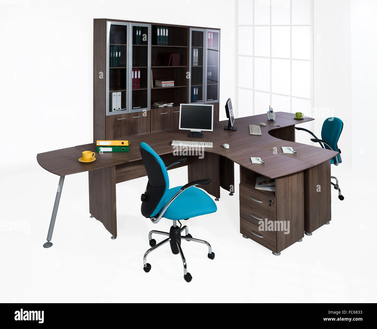 Empty office chair computer Cut Out Stock Images & Pictures - Alamy