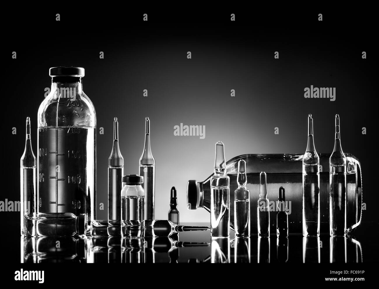 Pharmaceutical store hi-res stock photography and images - Alamy