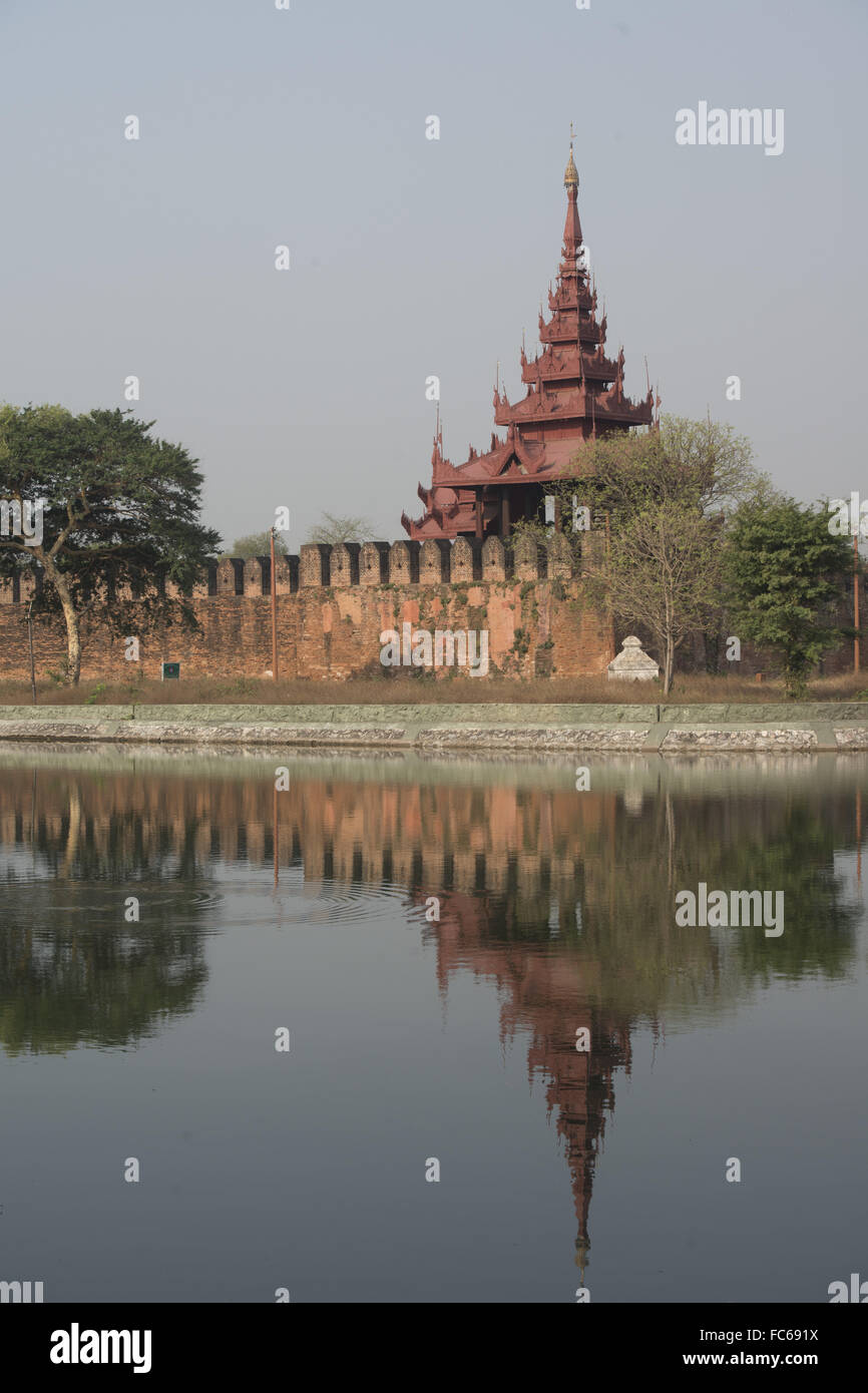 Mandalay fort myanmar hi-res stock photography and images - Alamy
