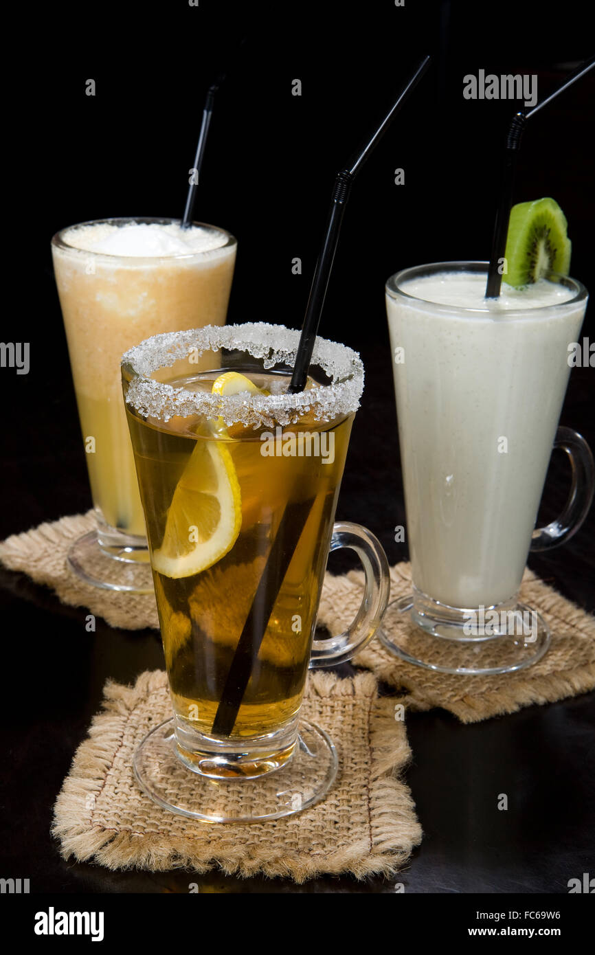 Cocktails hi-res stock photography and images - Alamy