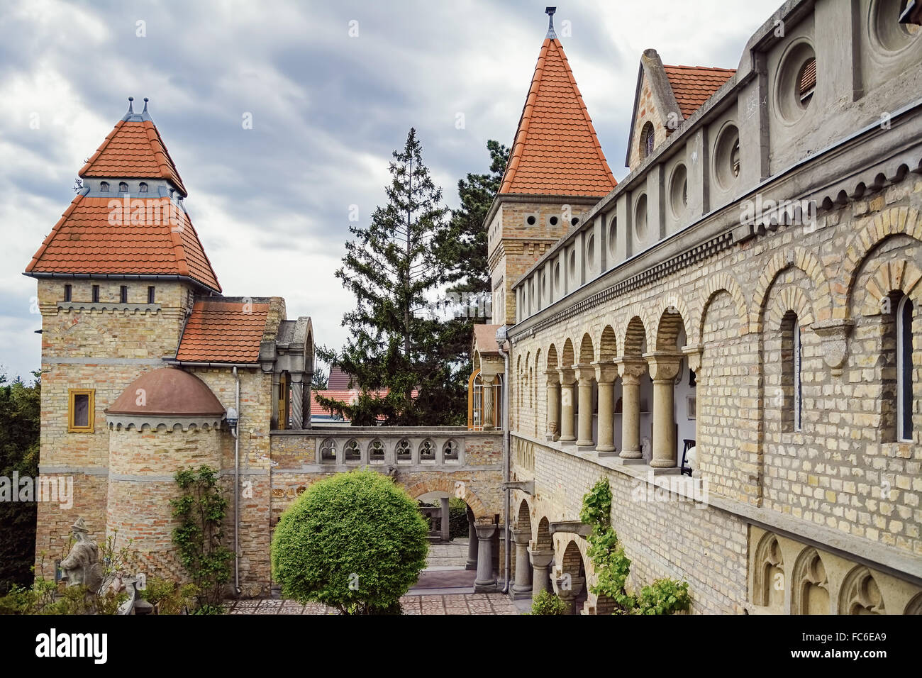 Medieval fortificat hi-res stock photography and images - Alamy