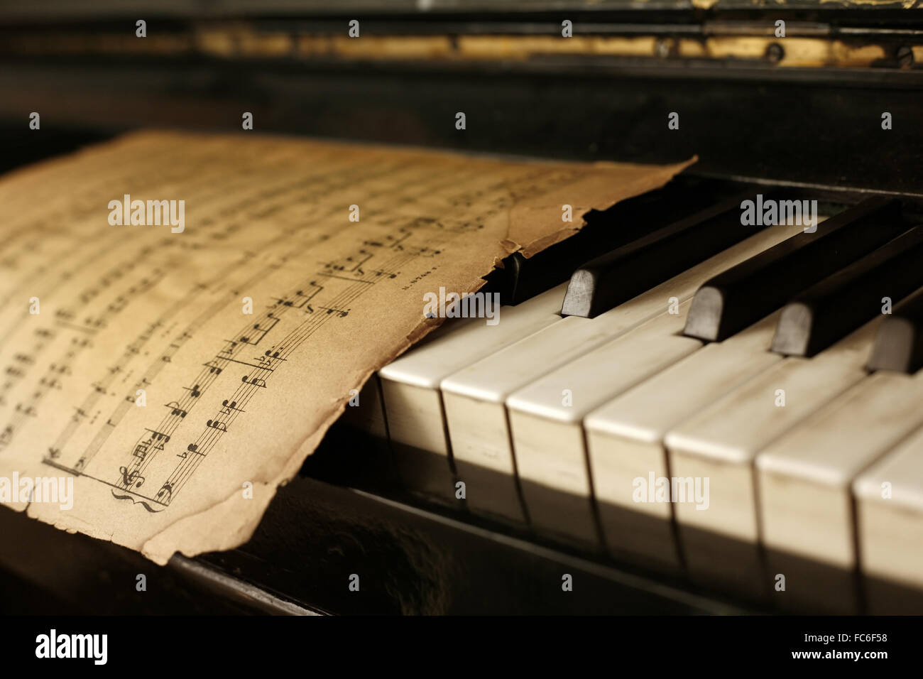 Background piano notes hi-res stock photography and images - Alamy