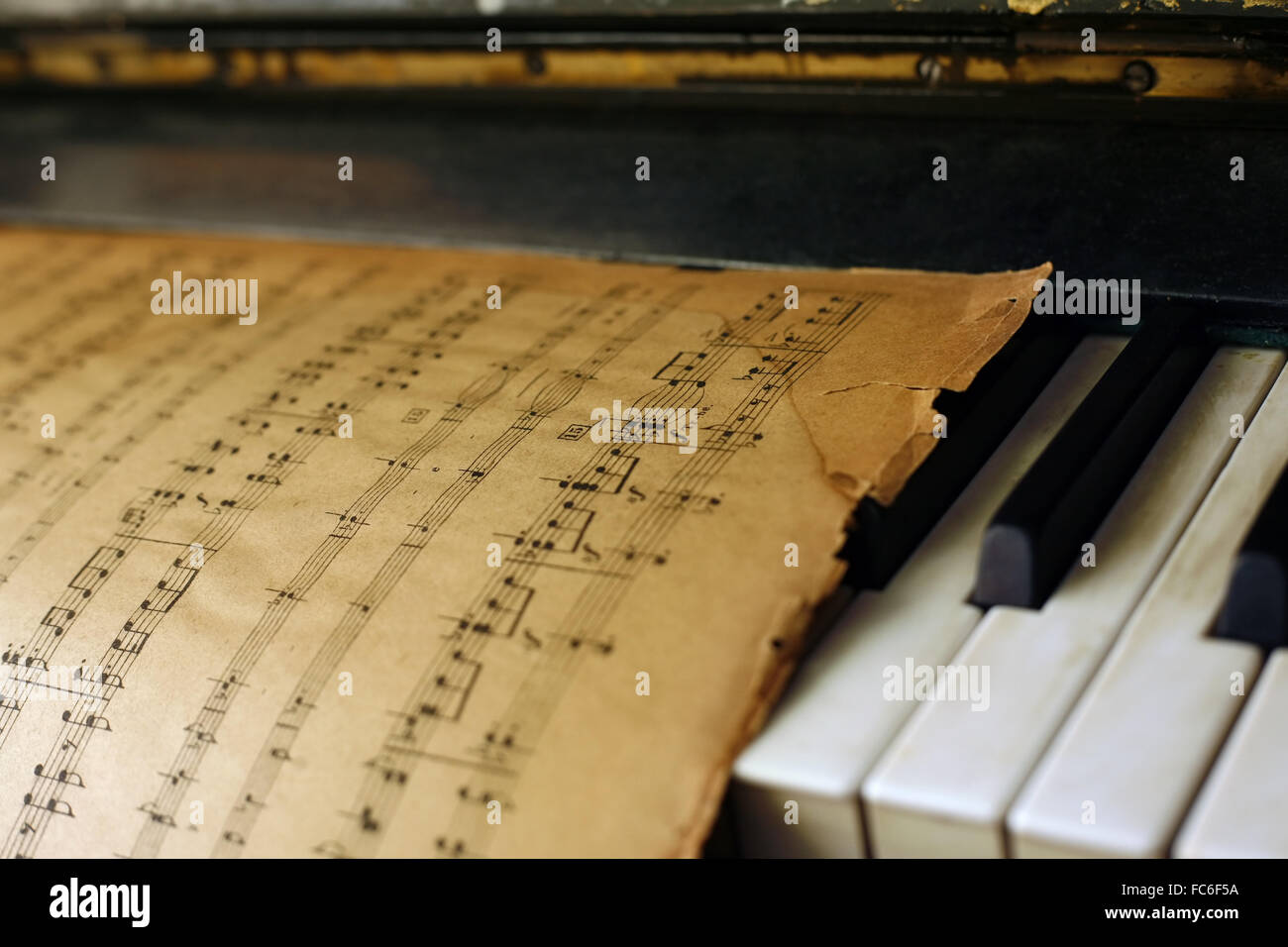 Piano and old notes Stock Photo - Alamy
