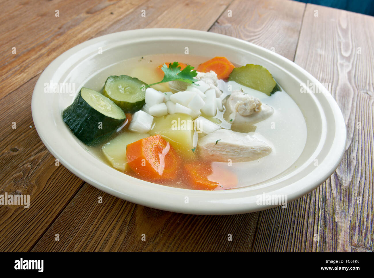 Caldo de pollo Stock Photo - Alamy