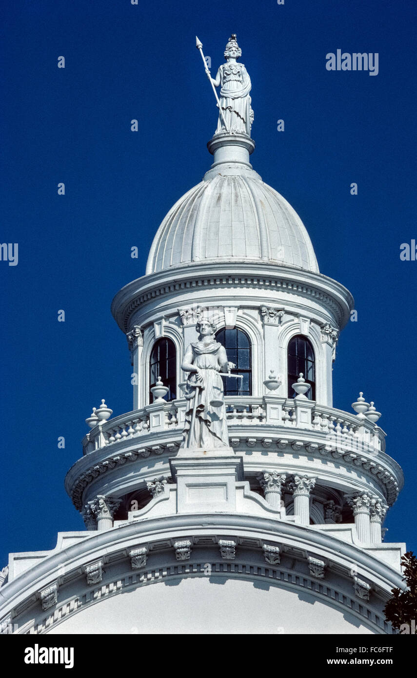 Justitia roman goddess justice statue hi-res stock photography and ...