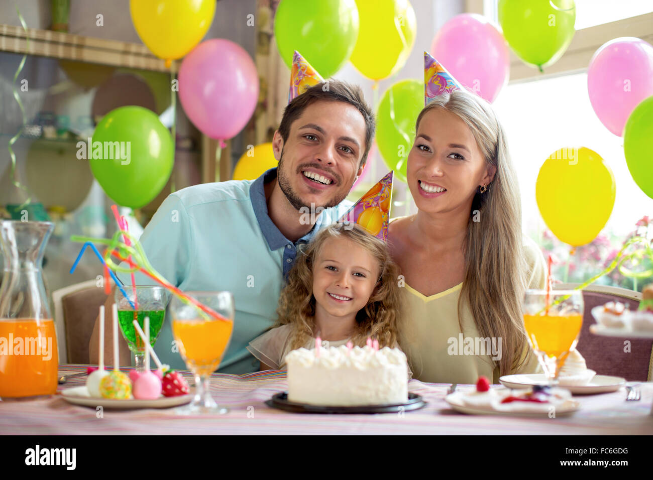 Happy parties hi-res stock photography and images - Alamy