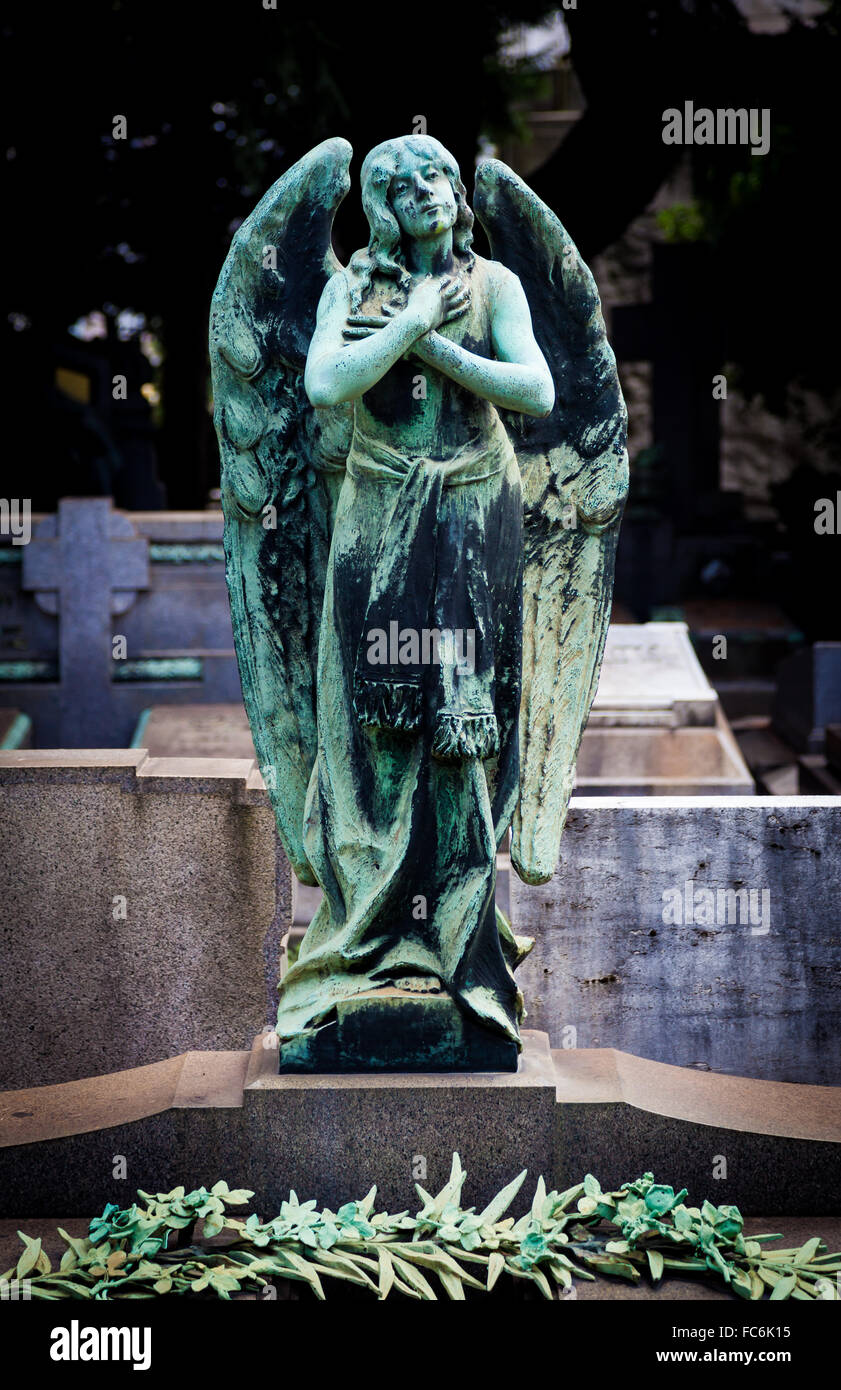 Old Cemetery statue Stock Photo - Alamy