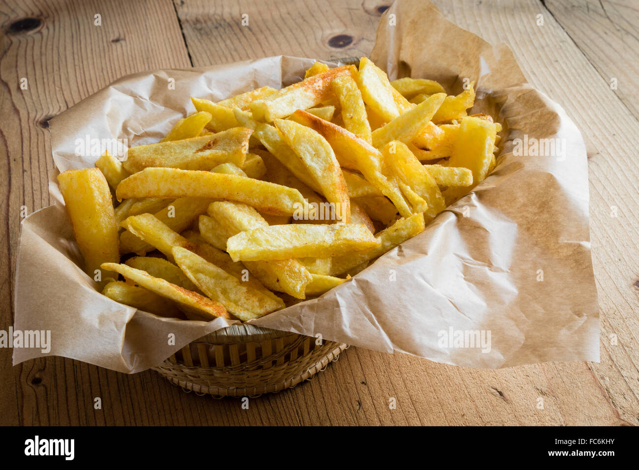 fries in a basket Stock Photo - Alamy