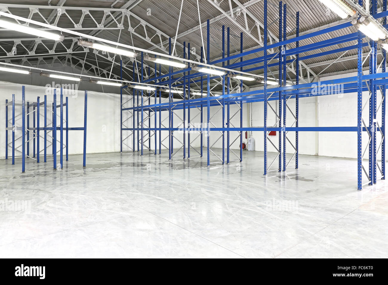 Empty warehouse shelf hi-res stock photography and images - Alamy