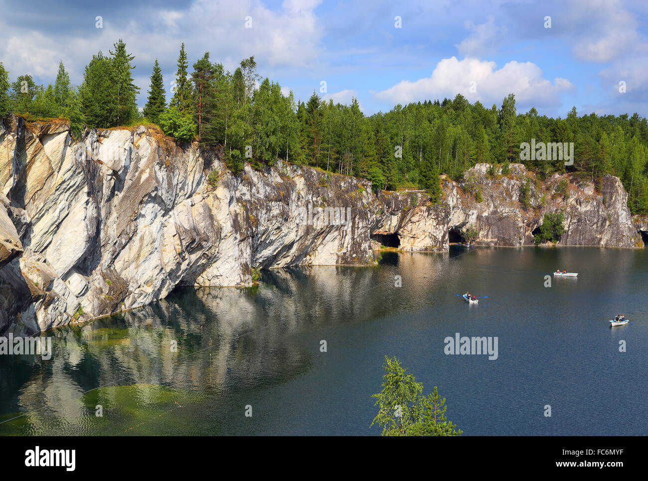 Marble mountain pond hi-res stock photography and images - Alamy