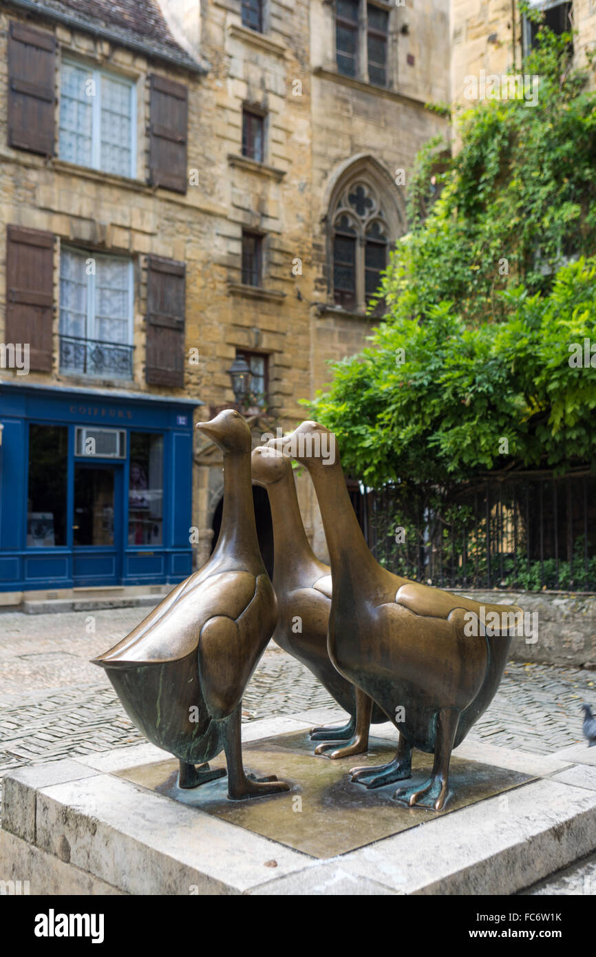 Bronze geese sculpture, Sarlat-la-Caneda, Dordogne, France Stock Photo ...