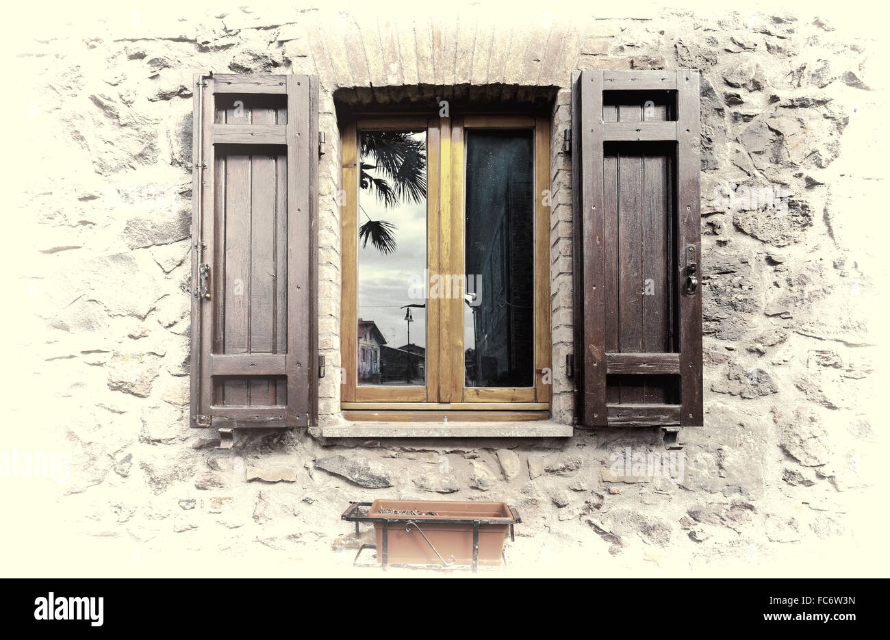 Italian style wooden window hi-res stock photography and images - Alamy